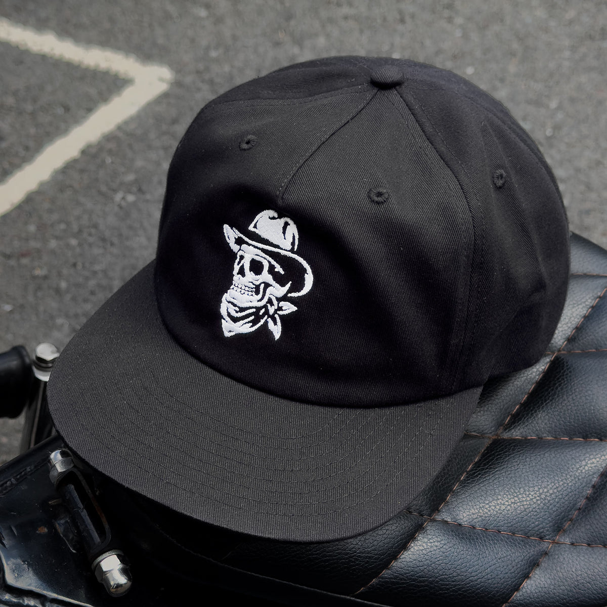 Hold 'em High 5 Panel Cap - Black – DIXXON UK